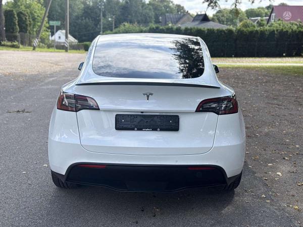 Tesla Model Y 2022 Marijampole vietnē Balts Tesla Model Y 2022 Marijampole, ar dzinēja tilpumu 0.00 L un nobraukumu 90 tūkst. km par 29700 €, foto 6 vietnē AUTOMOTO.COM.LV
