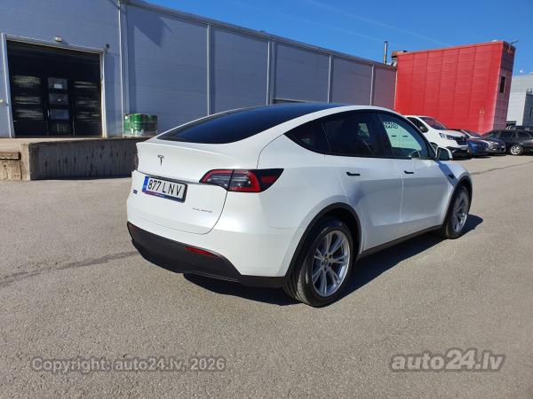 Tesla Model Y 2022 Tallina vietnÄ Balts Tesla Model Y 2022 Tallina, ar dzinÄja tilpumu 0.00 L un nobraukumu 51 tÅ«kst. km par 37000 ā¬, foto 10 vietnÄ AUTOMOTO.COM.LV