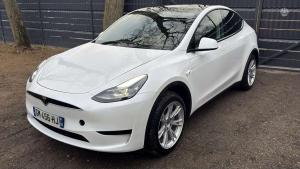 White Tesla Model Y 2023 in Jonava, with an engine capacity of 0.00 L and mileage of 34 thousand km for 15600 €, photo 9 on AUTOMOTO.COM.LV