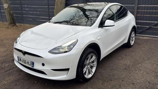 Balts Tesla Model Y 2023 Jonava, ar dzinēja tilpumu 0.00 L un nobraukumu 34 tūkst. km par 14999 €, foto 2 vietnē AUTOMOTO.COM.LV