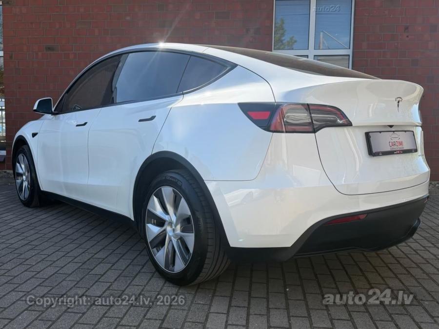 Balts Tesla Model Y 2023 Tallina, ar dzinēja tilpumu 0.00 L un nobraukumu 80 tūkst. km par 36990 €, foto 5 vietnē AUTOMOTO.COM.LV