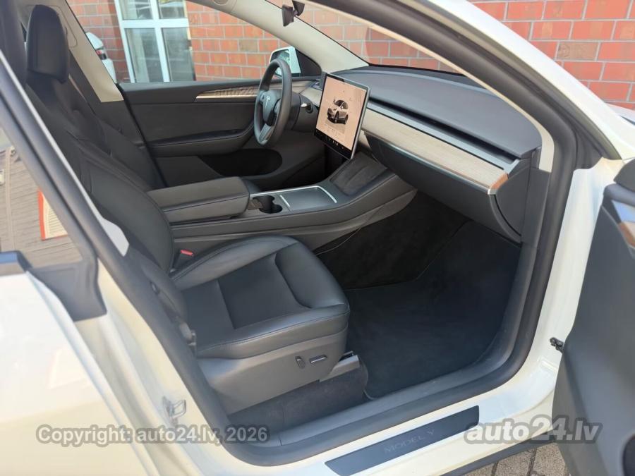 Balts Tesla Model Y 2023 Tallina, ar dzinēja tilpumu 0.00 L un nobraukumu 80 tūkst. km par 36990 €, foto 10 vietnē AUTOMOTO.COM.LV