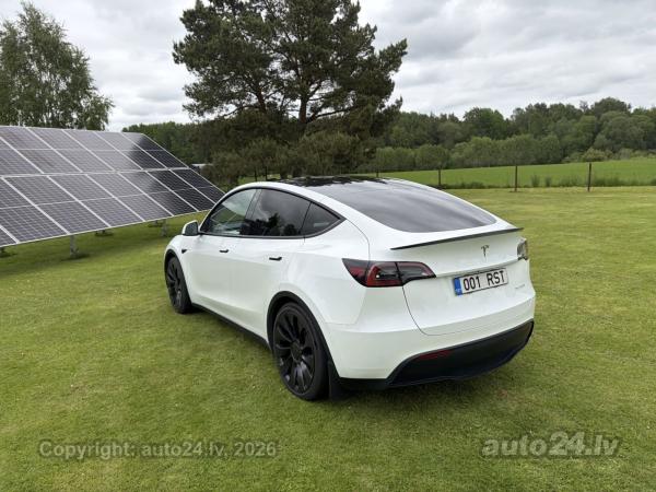 Balts Tesla Model Y 2023 Tartu, ar dzinēja tilpumu 0.00 L un nobraukumu 72 tūkst. km par 41999 €, foto 3 vietnē AUTOMOTO.COM.LV