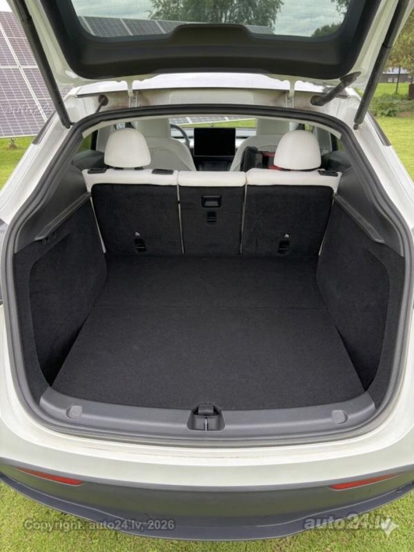Balts Tesla Model Y 2023 Tartu, ar dzinēja tilpumu 0.00 L un nobraukumu 72 tūkst. km par 41999 €, foto 9 vietnē AUTOMOTO.COM.LV