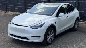 Белый Тесла Модель Y 2023 в Ионава, объемом двигателя 0.00 л и пробегом 70 тыс. км за 15950 €, фото 14 на AUTOMOTO.COM.LV