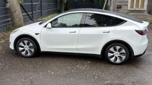 Balts Tesla Model Y 2023 Jonava, ar dzinēja tilpumu 0.00 L un nobraukumu 70 tūkst. km par 16750 €, foto 5 vietnē AUTOMOTO.COM.LV