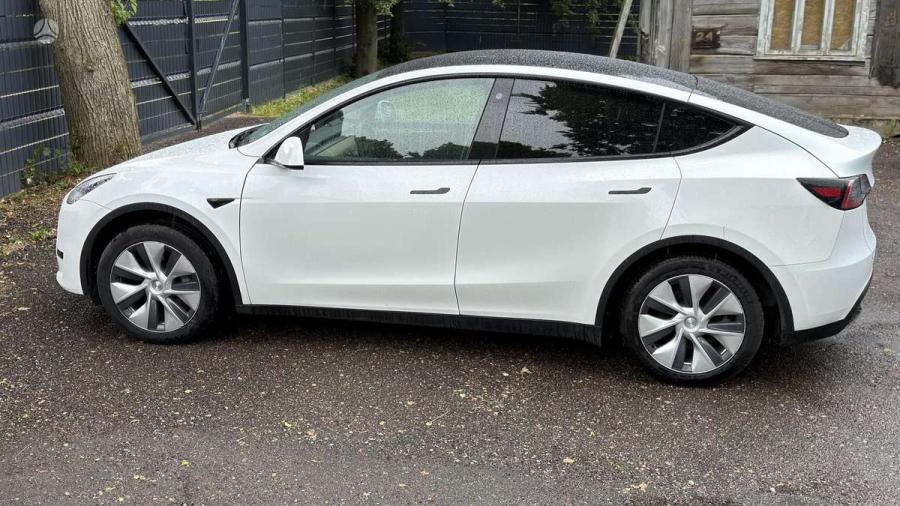 Balts Tesla Model Y 2023 Jonava, ar dzinēja tilpumu 0.00 L un nobraukumu 70 tūkst. km par 16750 €, foto 5 vietnē AUTOMOTO.COM.LV