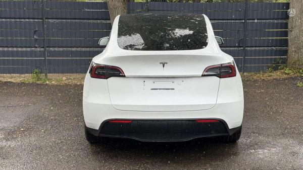 Balts Tesla Model Y 2023 Jonava, ar dzinēja tilpumu 0.00 L un nobraukumu 70 tūkst. km par 16750 €, foto 10 vietnē AUTOMOTO.COM.LV