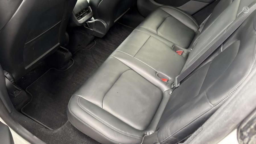 Balts Tesla Model Y 2023 Jonava, ar dzinēja tilpumu 0.00 L un nobraukumu 70 tūkst. km par 16750 €, foto 21 vietnē AUTOMOTO.COM.LV