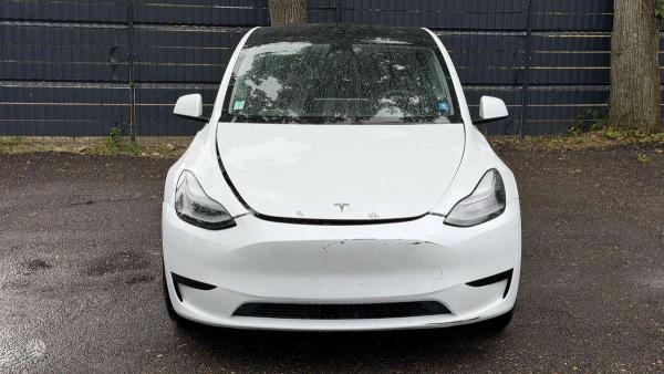 Balts Tesla Model Y 2023 Jonava, ar dzinēja tilpumu 0.00 L un nobraukumu 70 tūkst. km par 16500 €, foto 5 vietnē AUTOMOTO.COM.LV