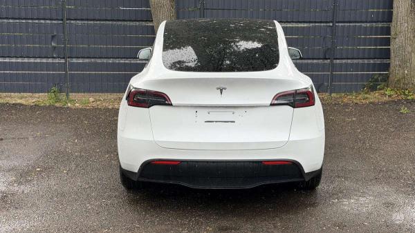 Balts Tesla Model Y 2023 Jonava, ar dzinēja tilpumu 0.00 L un nobraukumu 70 tūkst. km par 16500 €, foto 9 vietnē AUTOMOTO.COM.LV
