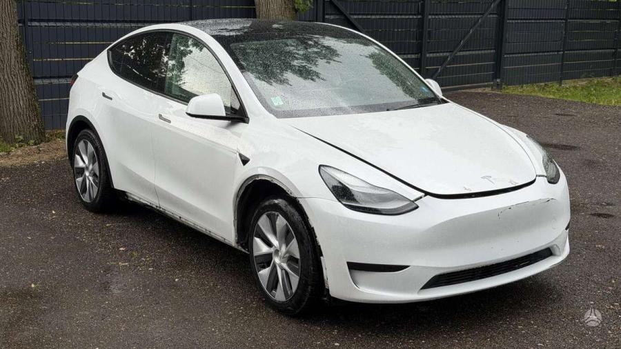 Белый Тесла Модель Y 2023 в Ионава, объемом двигателя 0.00 л и пробегом 70 тыс. км за 16500 €, фото 15 на AUTOMOTO.COM.LV