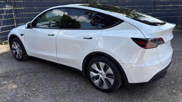 Balts Tesla Model Y 2023 Ukmergė, ar dzinēja tilpumu 0.00 L un nobraukumu 70 tūkst. km par 17450 €, foto 8 vietnē AUTOMOTO.COM.LV
