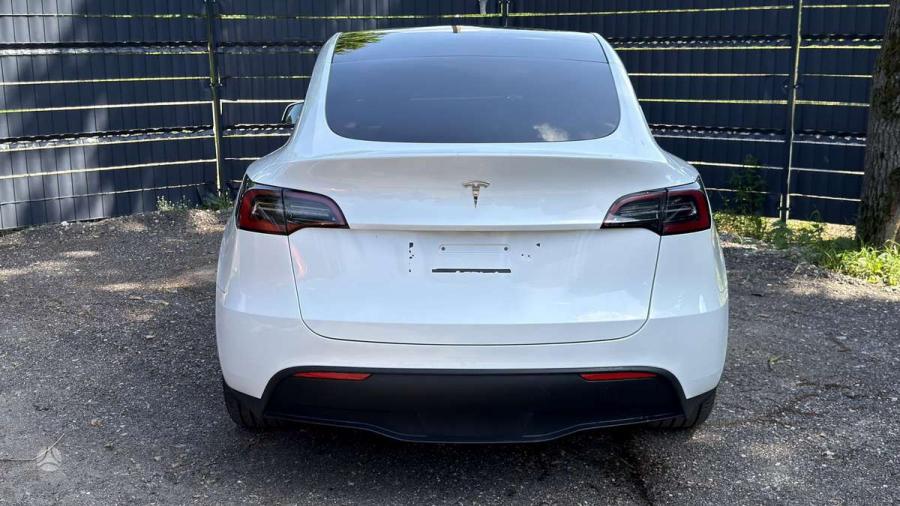 Balts Tesla Model Y 2023 Ukmergė, ar dzinēja tilpumu 0.00 L un nobraukumu 70 tūkst. km par 17450 €, foto 15 vietnē AUTOMOTO.COM.LV