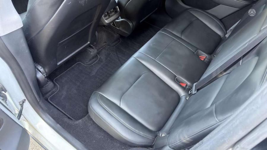 Balts Tesla Model Y 2023 Ukmergė, ar dzinēja tilpumu 0.00 L un nobraukumu 70 tūkst. km par 17450 €, foto 21 vietnē AUTOMOTO.COM.LV