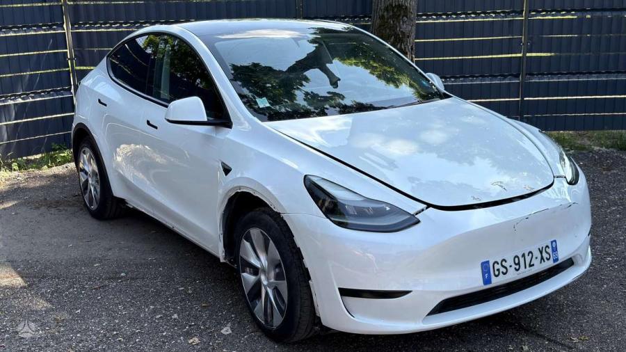 Белый Тесла Модель Y 2023 в Ионава, объемом двигателя 0.00 л и пробегом 70 тыс. км за 16800 €, фото 13 на AUTOMOTO.COM.LV