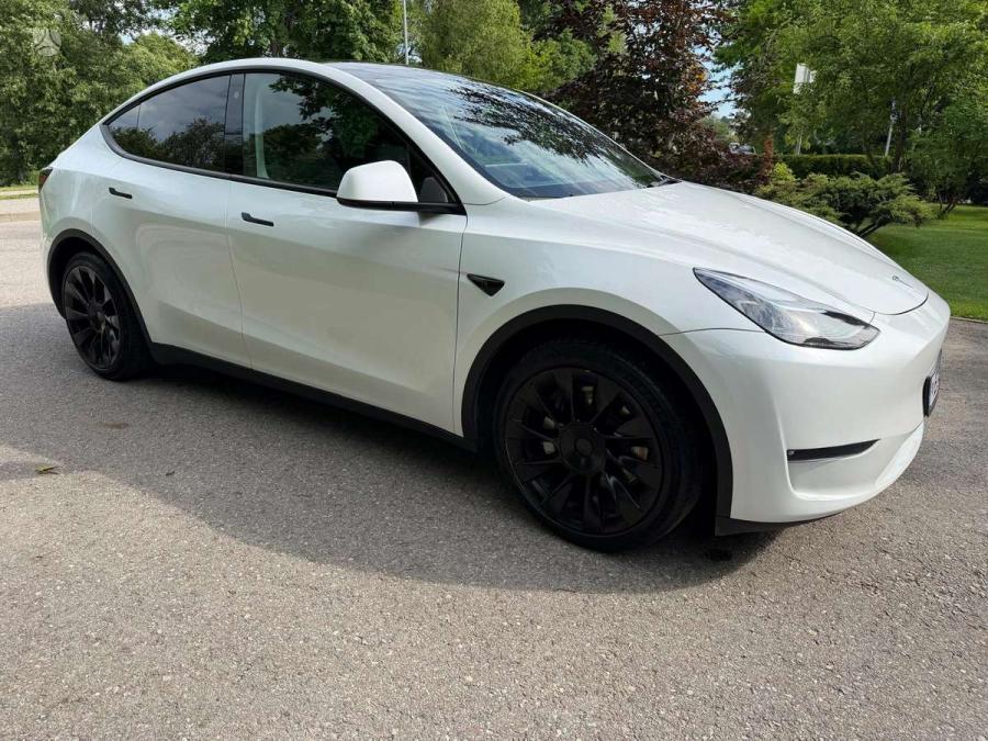 Balts Tesla Model Y 2023 Klaipėda, ar dzinēja tilpumu 0.00 L un nobraukumu 54 tūkst. km par 33000 €, foto 4 vietnē AUTOMOTO.COM.LV