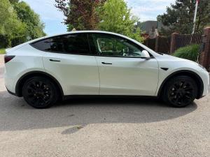 Balts Tesla Model Y 2023 Klaipėda, ar dzinēja tilpumu 0.00 L un nobraukumu 54 tūkst. km par 33000 €, foto 5 vietnē AUTOMOTO.COM.LV