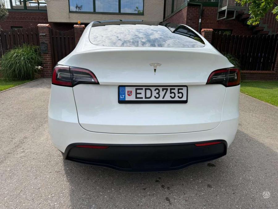 Balts Tesla Model Y 2023 Klaipėda, ar dzinēja tilpumu 0.00 L un nobraukumu 54 tūkst. km par 33000 €, foto 8 vietnē AUTOMOTO.COM.LV
