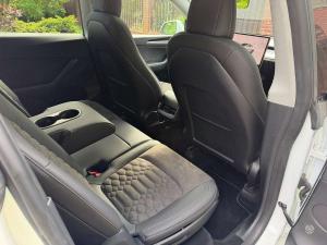 Balts Tesla Model Y 2023 Klaipėda, ar dzinēja tilpumu 0.00 L un nobraukumu 54 tūkst. km par 33000 €, foto 17 vietnē AUTOMOTO.COM.LV