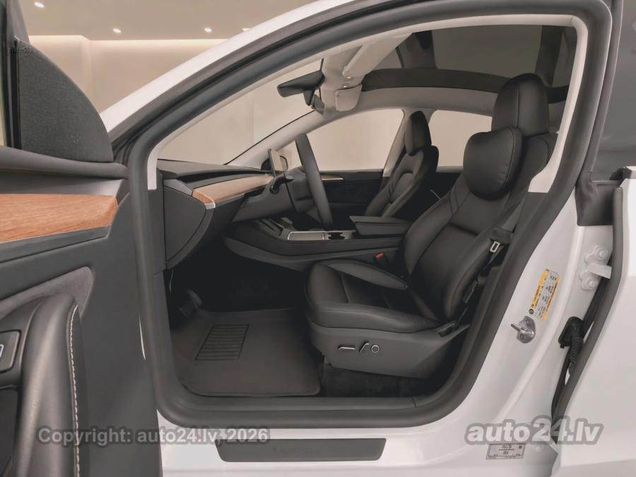 Balts Tesla Model Y 2023 Tallina, ar dzinēja tilpumu 0.00 L un nobraukumu 78 tūkst. km par 34900 €, foto 8 vietnē AUTOMOTO.COM.LV