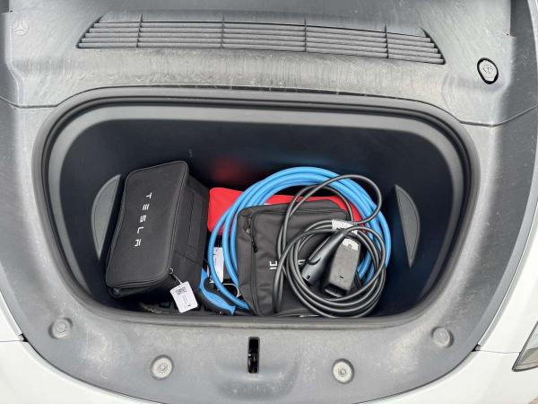Balts Tesla Model Y 2023 Viļņa, ar dzinēja tilpumu 0.00 L un nobraukumu 78 tūkst. km par 38500 €, foto 9 vietnē AUTOMOTO.COM.LV