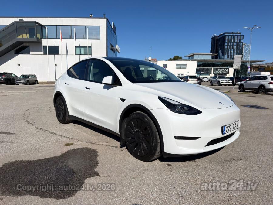 Balts Tesla Model Y 2023 Tallina, ar dzinēja tilpumu 0.00 L un nobraukumu 82 tūkst. km par 35900 €, foto 3 vietnē AUTOMOTO.COM.LV