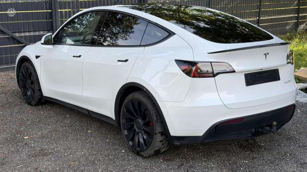 Balts Tesla Model Y 2023 Jonava, ar dzinēja tilpumu 0.00 L un nobraukumu 38 tūkst. km par 23500 €, foto 1 vietnē AUTOMOTO.COM.LV