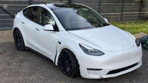 Balts Tesla Model Y 2023 Jonava, ar dzinēja tilpumu 0.00 L un nobraukumu 138 tūkst. km par 20500 €, foto 4 vietnē AUTOMOTO.COM.LV