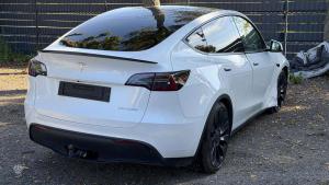Balts Tesla Model Y 2023 Jonava, ar dzinēja tilpumu 0.00 L un nobraukumu 138 tūkst. km par 17999 €, foto  vietnē AUTOMOTO.COM.LV