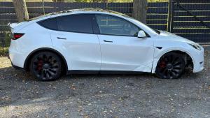 Balts Tesla Model Y 2023 Jonava, ar dzinēja tilpumu 0.00 L un nobraukumu 138 tūkst. km par 17500 €, foto 6 vietnē AUTOMOTO.COM.LV
