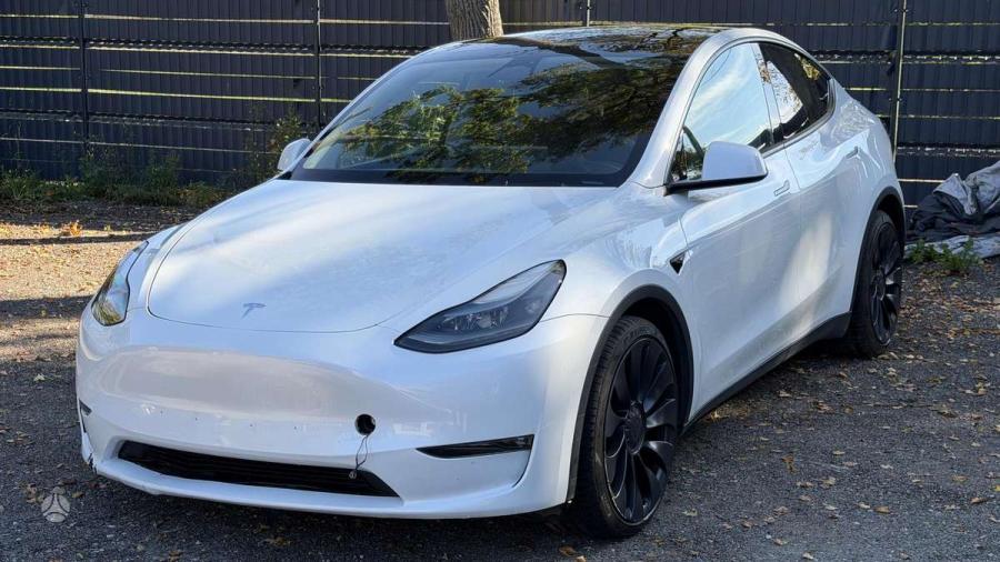 Balts Tesla Model Y 2023 Jonava, ar dzinēja tilpumu 0.00 L un nobraukumu 138 tūkst. km par 17500 €, foto 9 vietnē AUTOMOTO.COM.LV