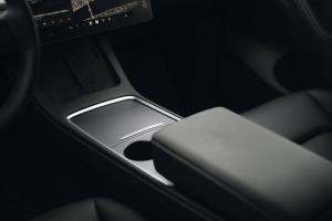 Balts Tesla Model Y 2024 Rīga, ar dzinēja tilpumu 0.00 L un nobraukumu 360 tūkst. km par 35150 €, foto 14 vietnē AUTOMOTO.COM.LV