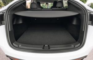 Balts Tesla Model Y 2024 Rīga, ar dzinēja tilpumu 0.00 L un nobraukumu 360 tūkst. km par 35150 €, foto 20 vietnē AUTOMOTO.COM.LV