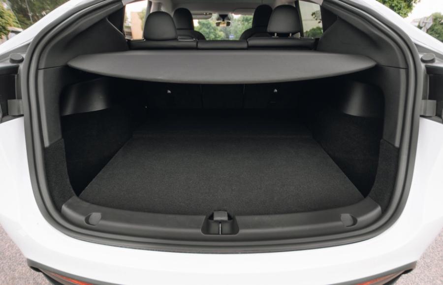Balts Tesla Model Y 2024 Rīga, ar dzinēja tilpumu 0.00 L un nobraukumu 360 tūkst. km par 35150 €, foto 20 vietnē AUTOMOTO.COM.LV