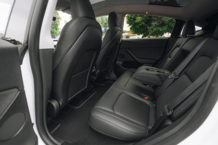Balts Tesla Model Y 2024 Rīga, ar dzinēja tilpumu 0.00 L un nobraukumu 360 tūkst. km par 35150 €, foto 21 vietnē AUTOMOTO.COM.LV