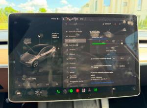 White Tesla Model Y 2024 in Vilnius, with an engine capacity of 0.00 L and mileage of 54 thousand km for 38950 €, photo 18 on AUTOMOTO.COM.LV