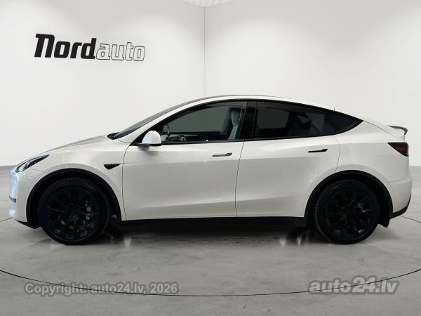 Balts Tesla Model Y 2024 Tallina, ar dzinēja tilpumu 0.00 L un nobraukumu 88 tūkst. km par 39900 €, foto 2 vietnē AUTOMOTO.COM.LV