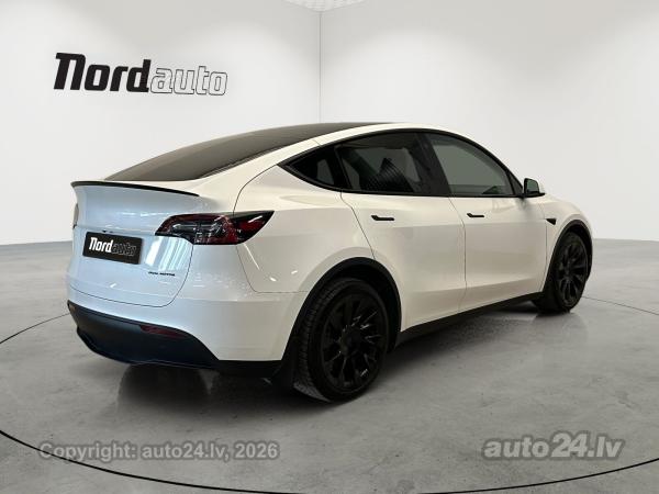 Balts Tesla Model Y 2024 Tallina, ar dzinēja tilpumu 0.00 L un nobraukumu 88 tūkst. km par 39900 €, foto 5 vietnē AUTOMOTO.COM.LV