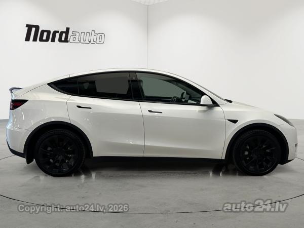 Balts Tesla Model Y 2024 Tallina, ar dzinēja tilpumu 0.00 L un nobraukumu 88 tūkst. km par 39900 €, foto 6 vietnē AUTOMOTO.COM.LV