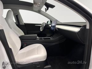 Balts Tesla Model Y 2024 Tallina, ar dzinēja tilpumu 0.00 L un nobraukumu 88 tūkst. km par 39900 €, foto 18 vietnē AUTOMOTO.COM.LV