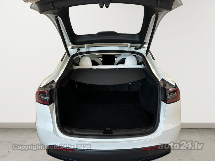 Balts Tesla Model Y 2024 Tallina, ar dzinēja tilpumu 0.00 L un nobraukumu 88 tūkst. km par 39900 €, foto 20 vietnē AUTOMOTO.COM.LV