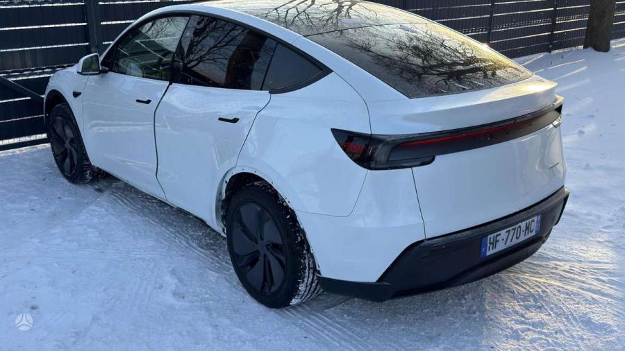 Balts Tesla Model Y 2025 Jonava, ar dzinēja tilpumu 0.00 L un nobraukumu 6 tūkst. km par 30500 €, foto 7 vietnē AUTOMOTO.COM.LV