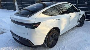 Balts Tesla Model Y 2025 Jonava, ar dzinēja tilpumu 0.00 L un nobraukumu 6 tūkst. km par 30500 €, foto 13 vietnē AUTOMOTO.COM.LV