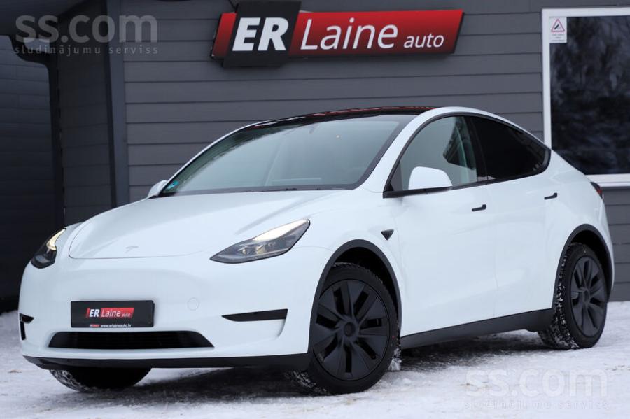 White Tesla Model Y 2025 in Tukums, with an engine capacity of 0.00 L and mileage of 10 thousand km for 33900 €, photo 2 on AUTOMOTO.COM.LV