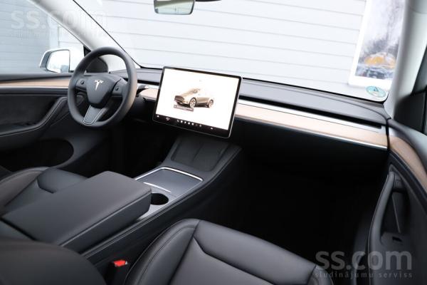 Balts Tesla Model Y 2025 Tukums, ar dzinēja tilpumu 0.00 L un nobraukumu 10 tūkst. km par 33900 €, foto 8 vietnē AUTOMOTO.COM.LV
