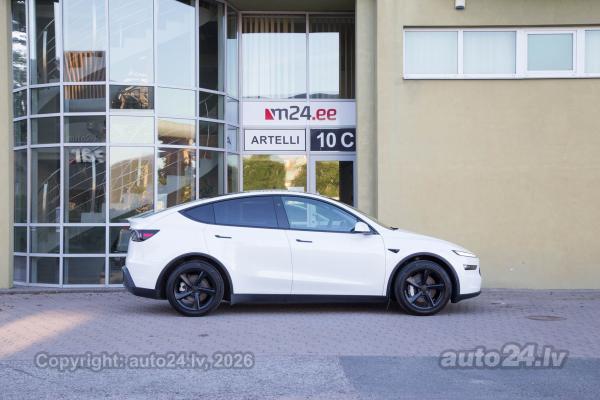 White Tesla Model Y 2025 in Tallinn, with an engine capacity of 0.00 L and mileage of 60 thousand km for 49500 €, photo 3 on AUTOMOTO.COM.LV