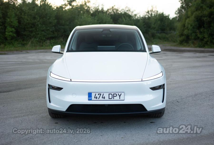 Белый Тесла Модель Y 2025 в Таллин, объемом двигателя 0.00 л и пробегом 42 тыс. км за 43990 €, фото 4 на AUTOMOTO.COM.LV