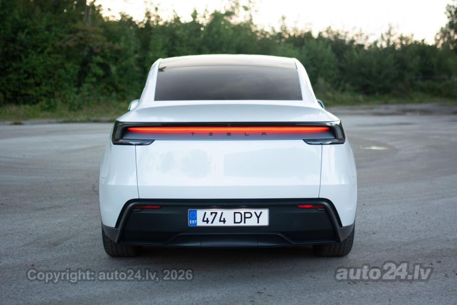Белый Тесла Модель Y 2025 в Таллин, объемом двигателя 0.00 л и пробегом 42 тыс. км за 43990 €, фото 11 на AUTOMOTO.COM.LV