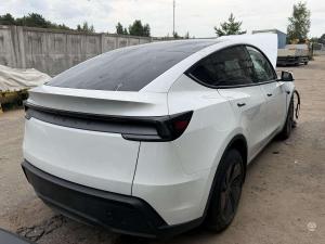 White Tesla Model Y 2026 in Klaipeda, with an engine capacity of 0.00 L and mileage of 5 thousand km for 26000 €, photo  on AUTOMOTO.COM.LV